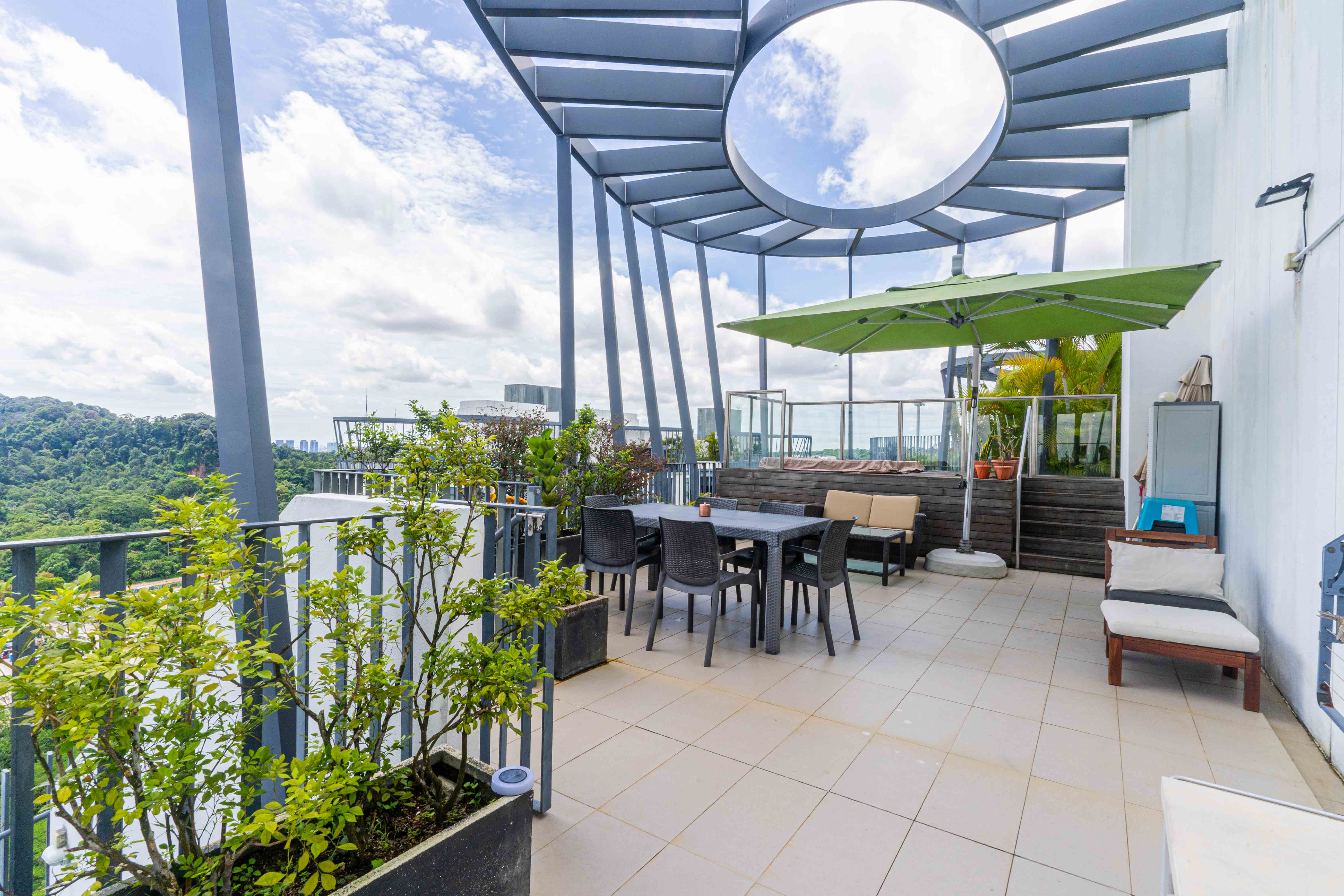 Foresque Residences: Condominium | Penthouse in Bukit Panjang